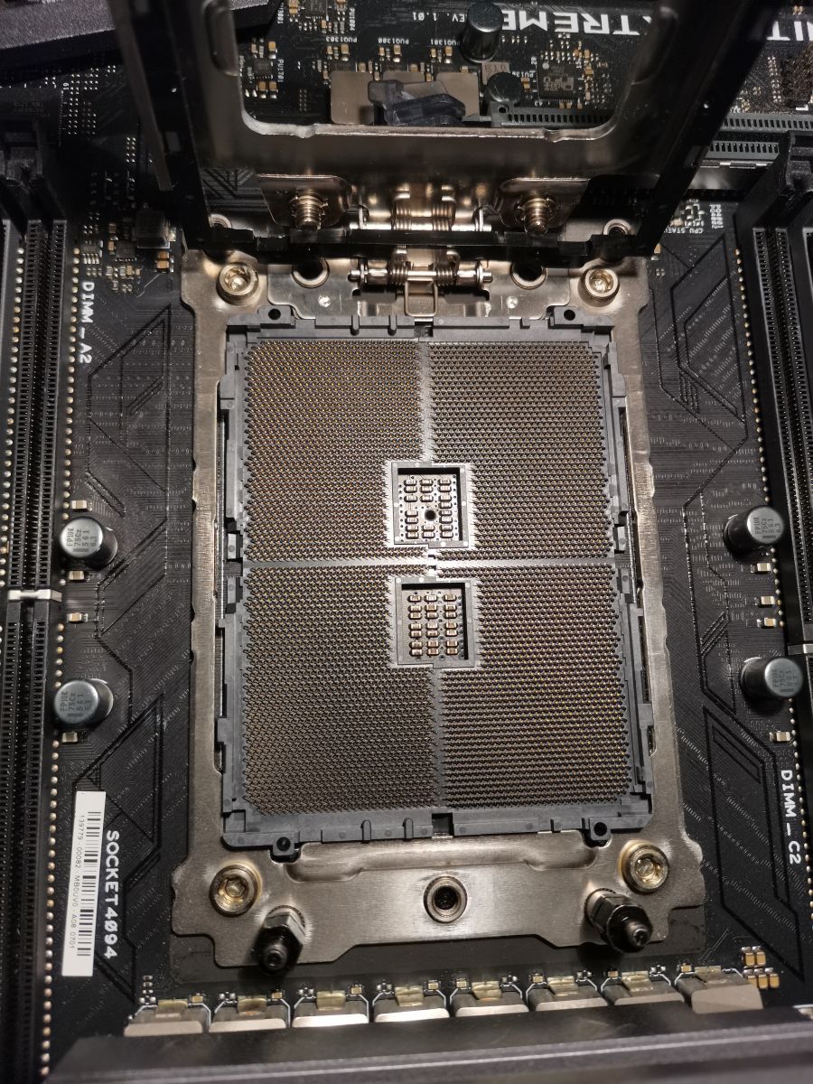 Asus ROG ZENITH EXTREME - POST CODE zawiesza się na CODE:36