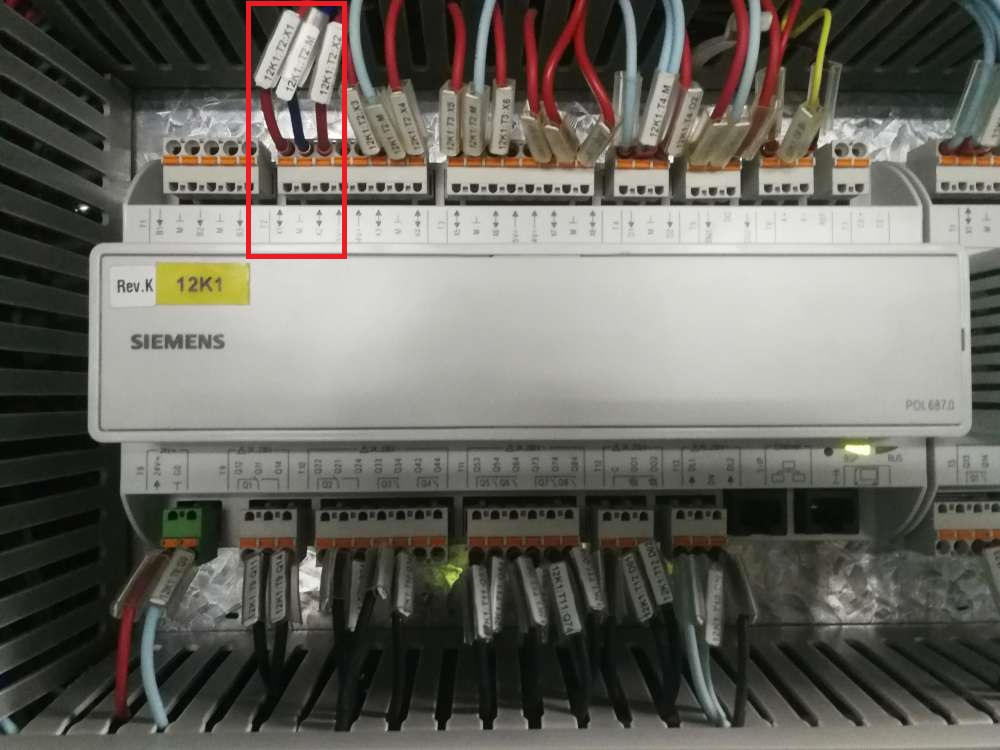 Uszkodzenie transmiterów ciśnienia Siemens QBE9002-P25U w sterowniku ...