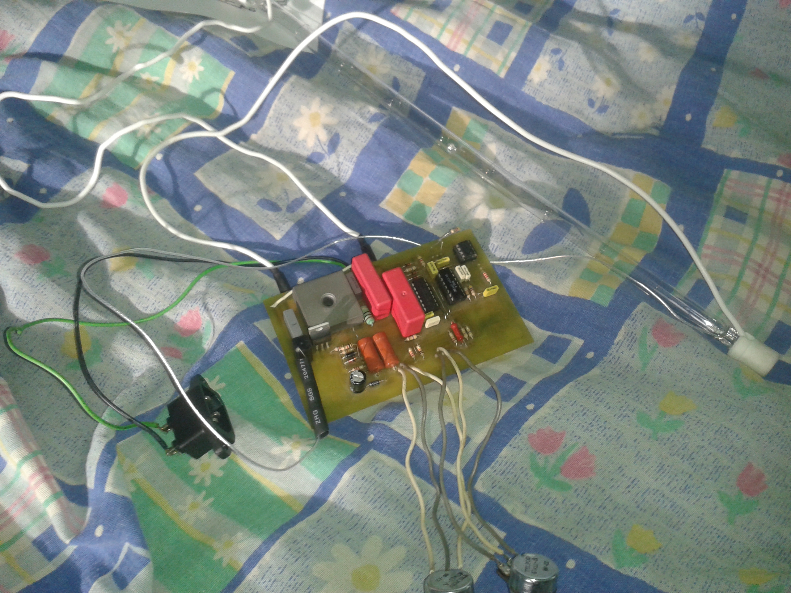 Stroboskop DIY Sclat 2000 1500w - Nie działa. Zero reakcji.