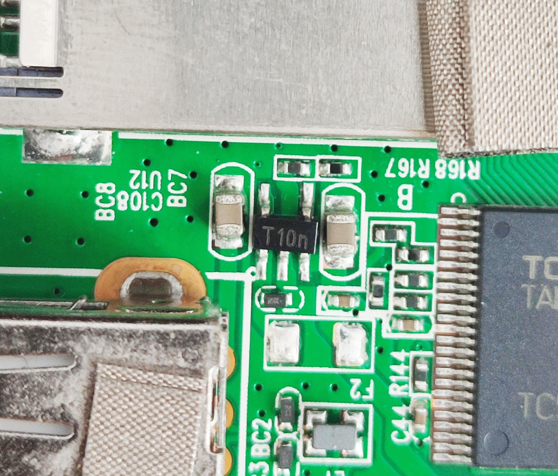 T10n - Identyfikacja elementu SMD SOT-23-5 w obwodzie zasilania portu ...