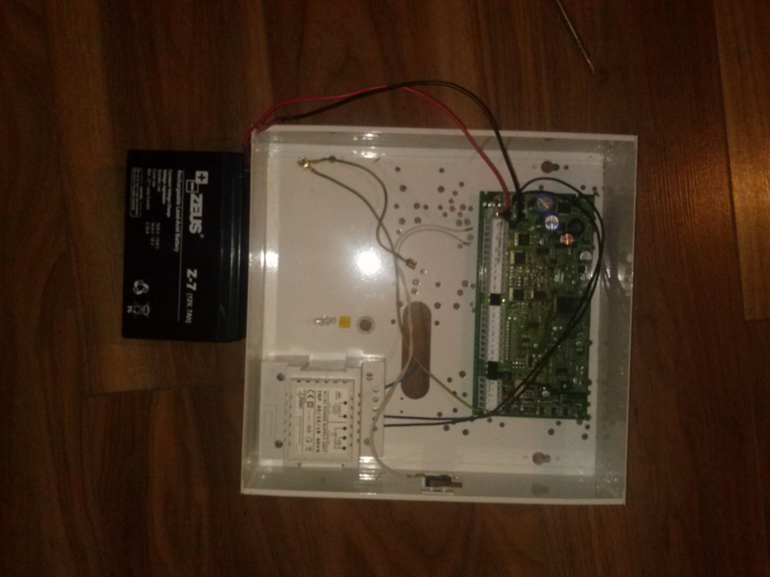 Alarm DSC - Identyfikacja zestawu i instrukcja podłączenia do domku ...