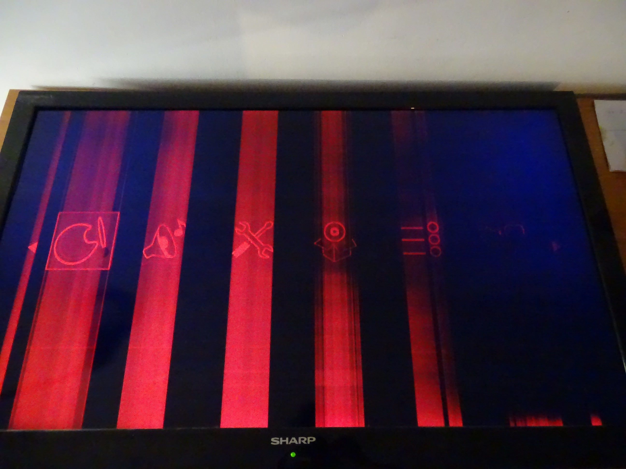 Sharp LC-40LE510E - Czerwony obraz słabe odświeżanie