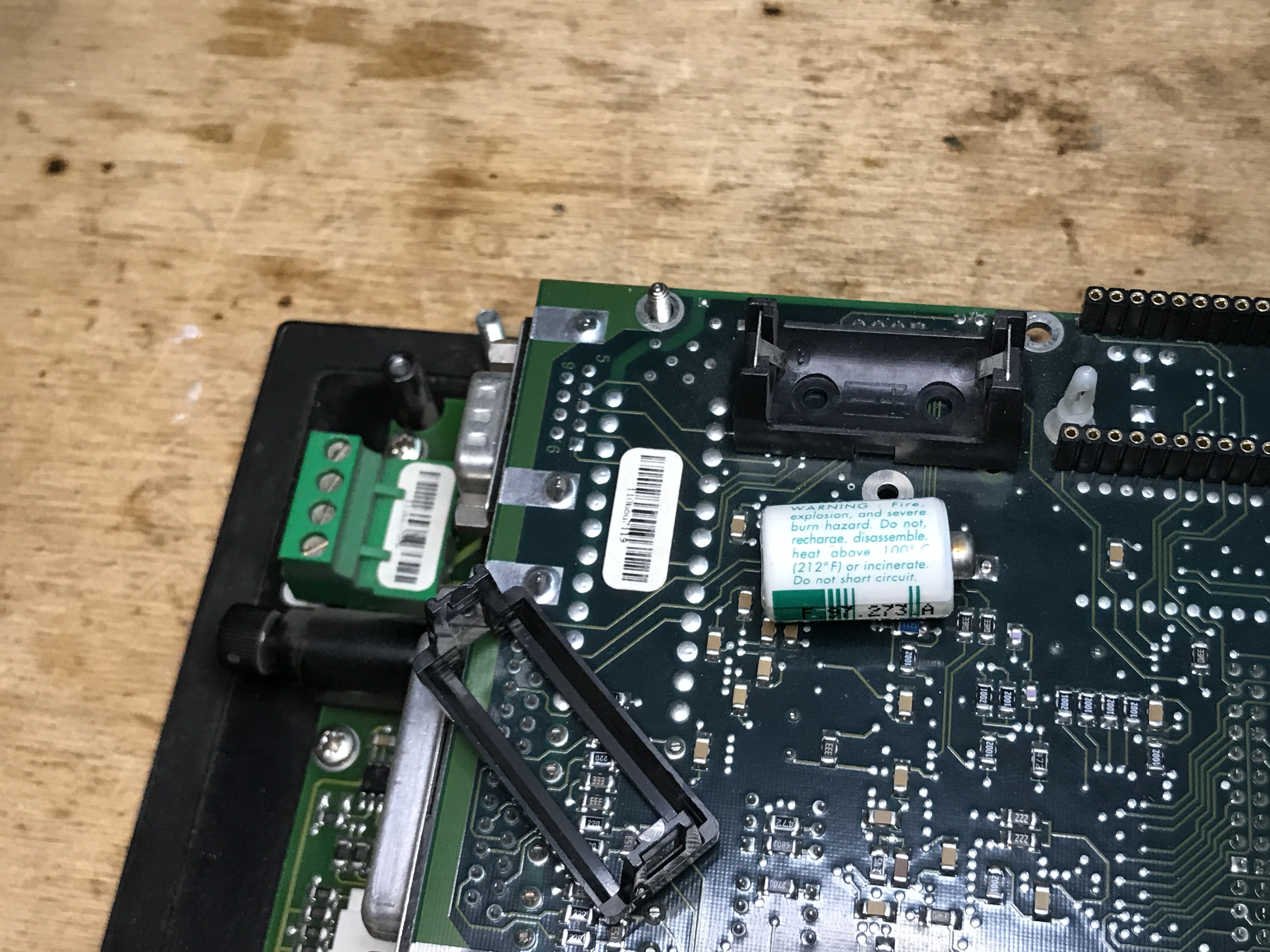 Stary panel kontrolny przemysłowy PCD7.D81 SAIA bez LCD z próbą odpalenia