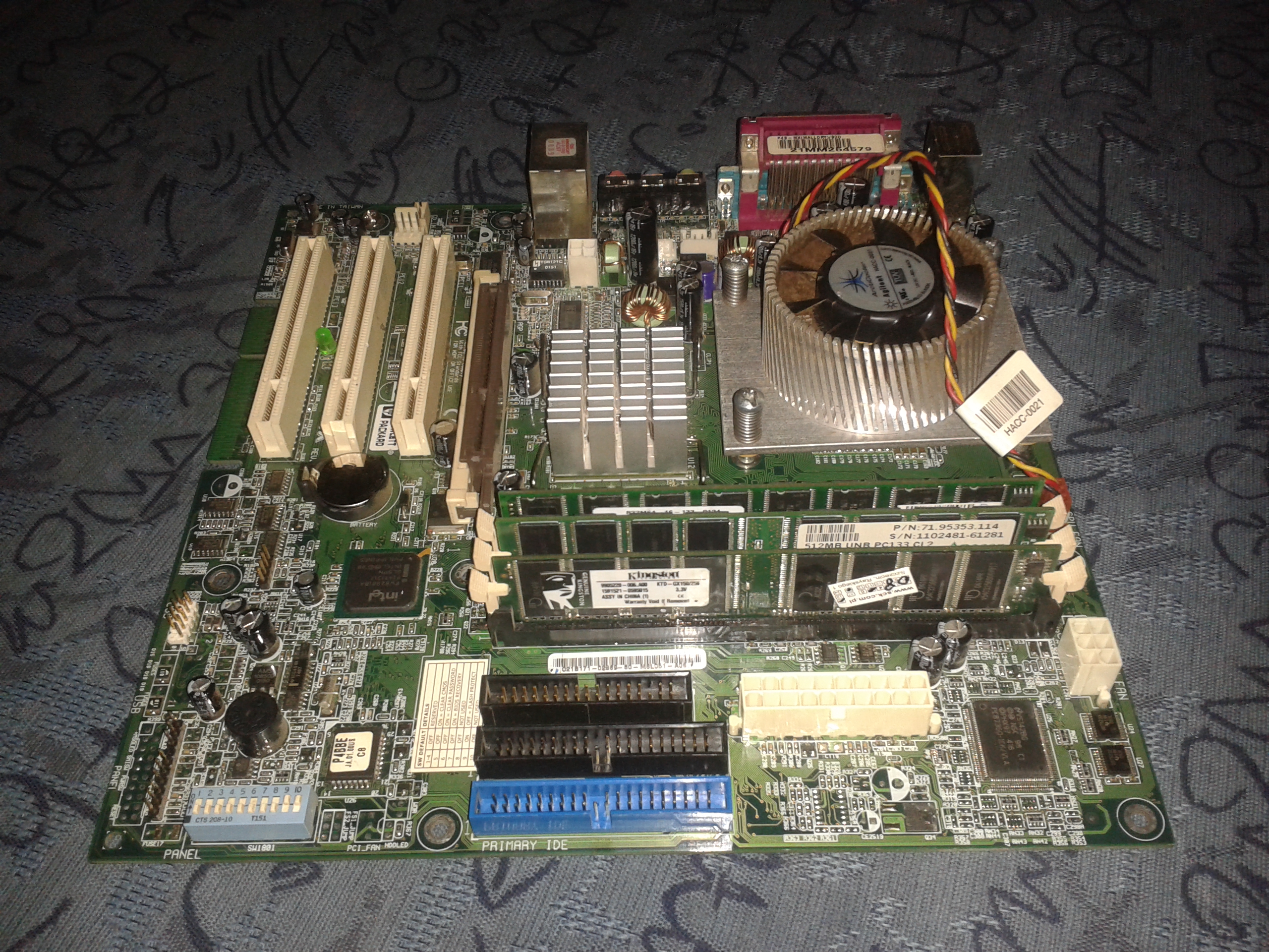 Asus P4B-MB / HP Vectra VL420 - Niestabilna płyta główna.