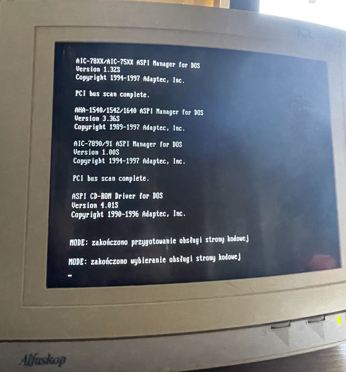 Problem z instalacją Windows 98 na retro komputerze: zatrzymanie na ...