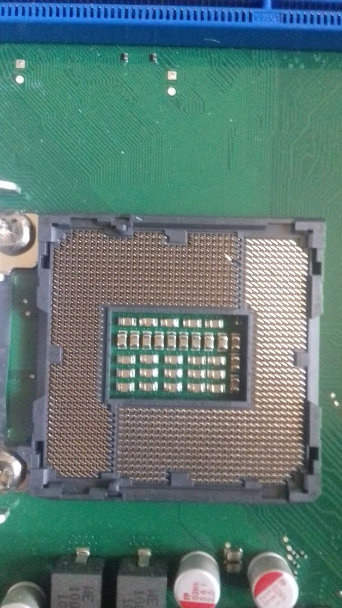 Socket LGA 1156 - Wygięty pin w gnieździe, możliwość montażu procesora?