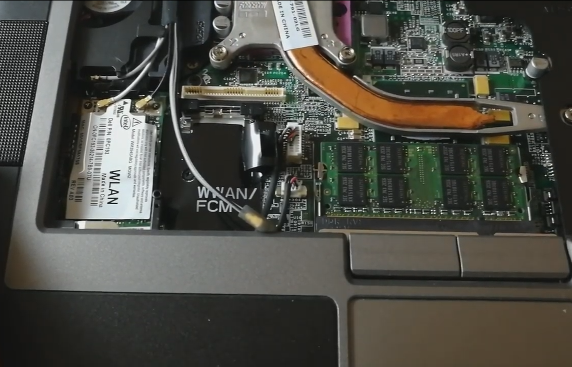 Dlaczego system i BIOS w Dell D830 nie widzą karty Wi-Fi?