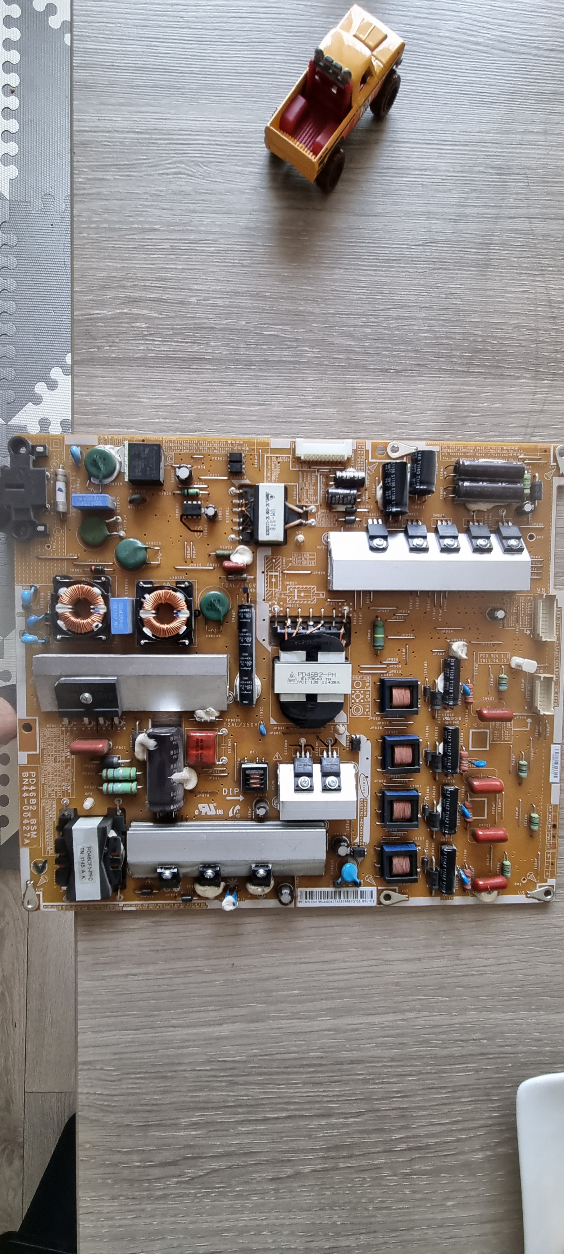 Telewizor Samsung UE40D6500 - nie włącza się tylko cyka