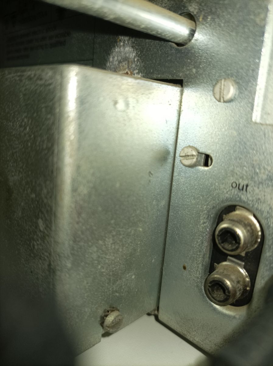 Wysoki bas w amplitunerze Unitra ZRK AT-9010 z subwooferem Creative ...