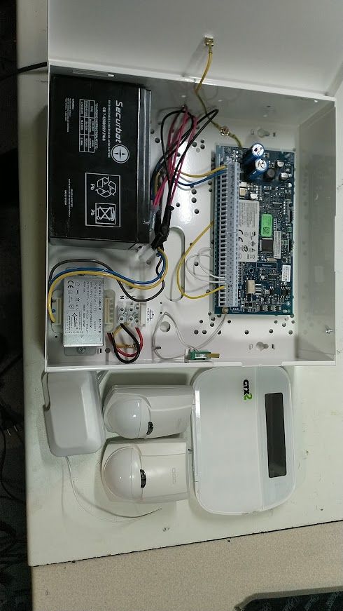 [Sprzedam] Zestaw DSC HS2064 + klawiatura czujki i obudowa