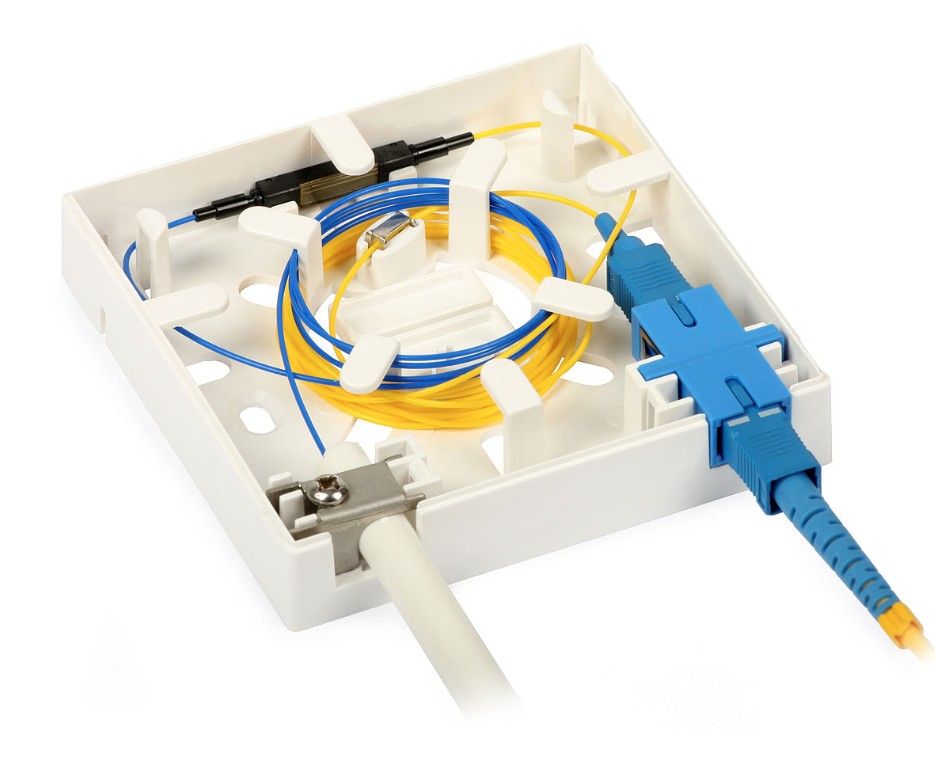 Przewód FTTH w gniazdku ściennym - jak to zamontować?