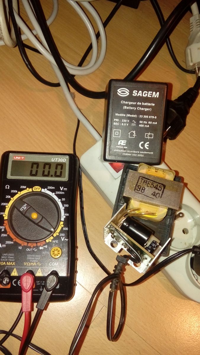 [Rozwiązano] Jak zmierzyć napięcie 6,3V AC multimetrem UNIT UT30D bez ...