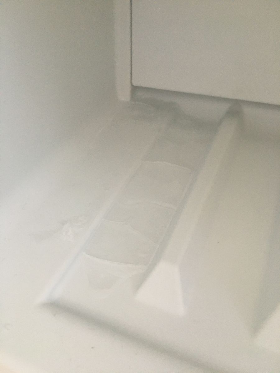 Electrolux ENN2832 lodówka w zabudowie - mrozi za bardzo