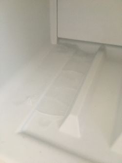 Electrolux ENN2832 lodówka w zabudowie - mrozi za bardzo