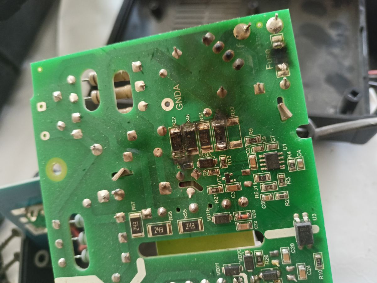 Gdzie znajdę schemat do prostownika Kulon 720? Potrzebny też serwis.