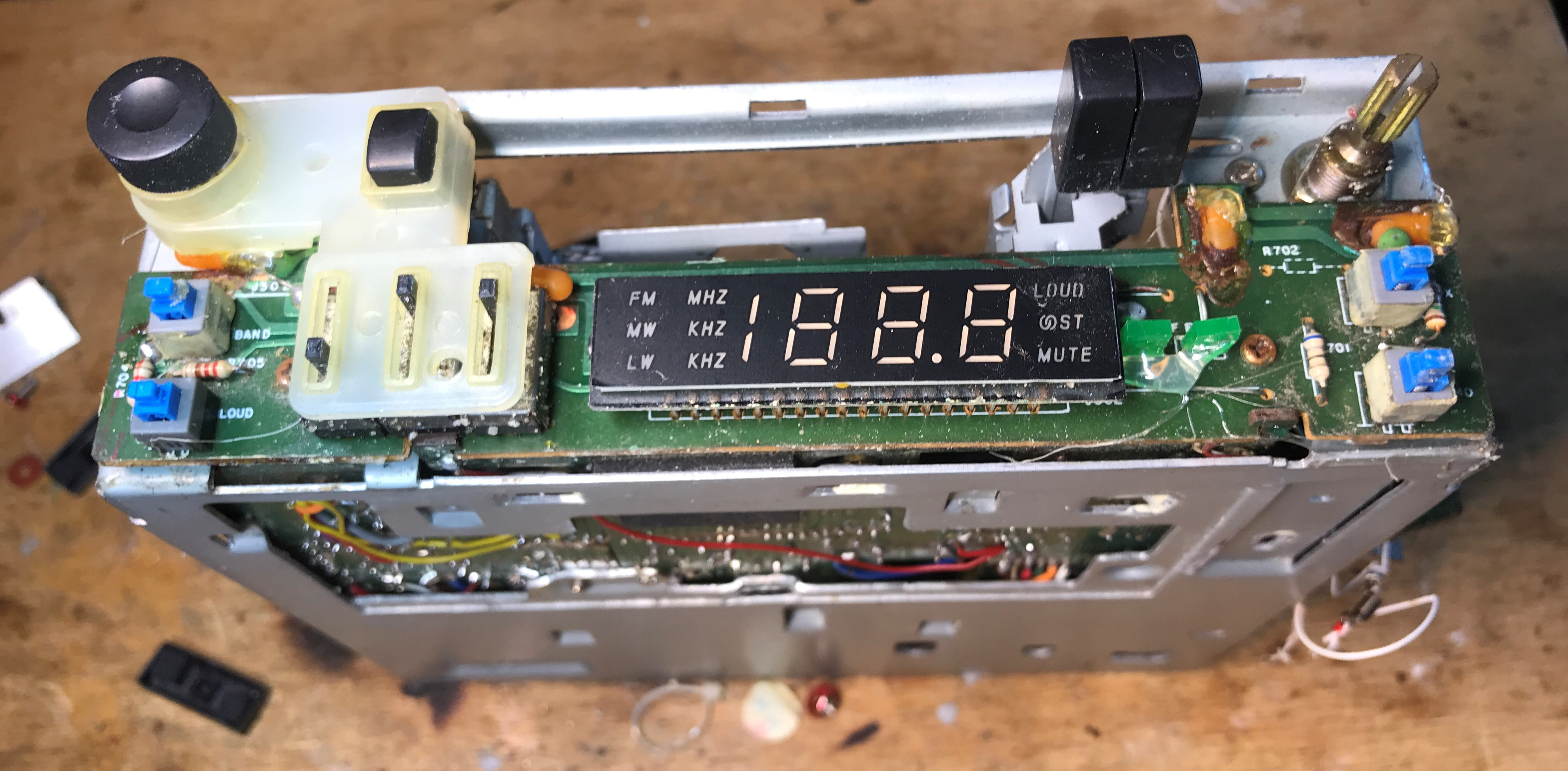 Stare radio samochodowe Thompsonic TS-239 (wyśw. na LC7265/LB3500 ...