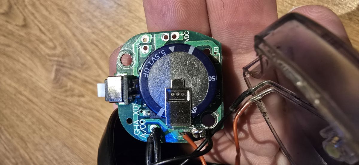 Jaki układ w latarce rowerowej Gazelle Light Vision