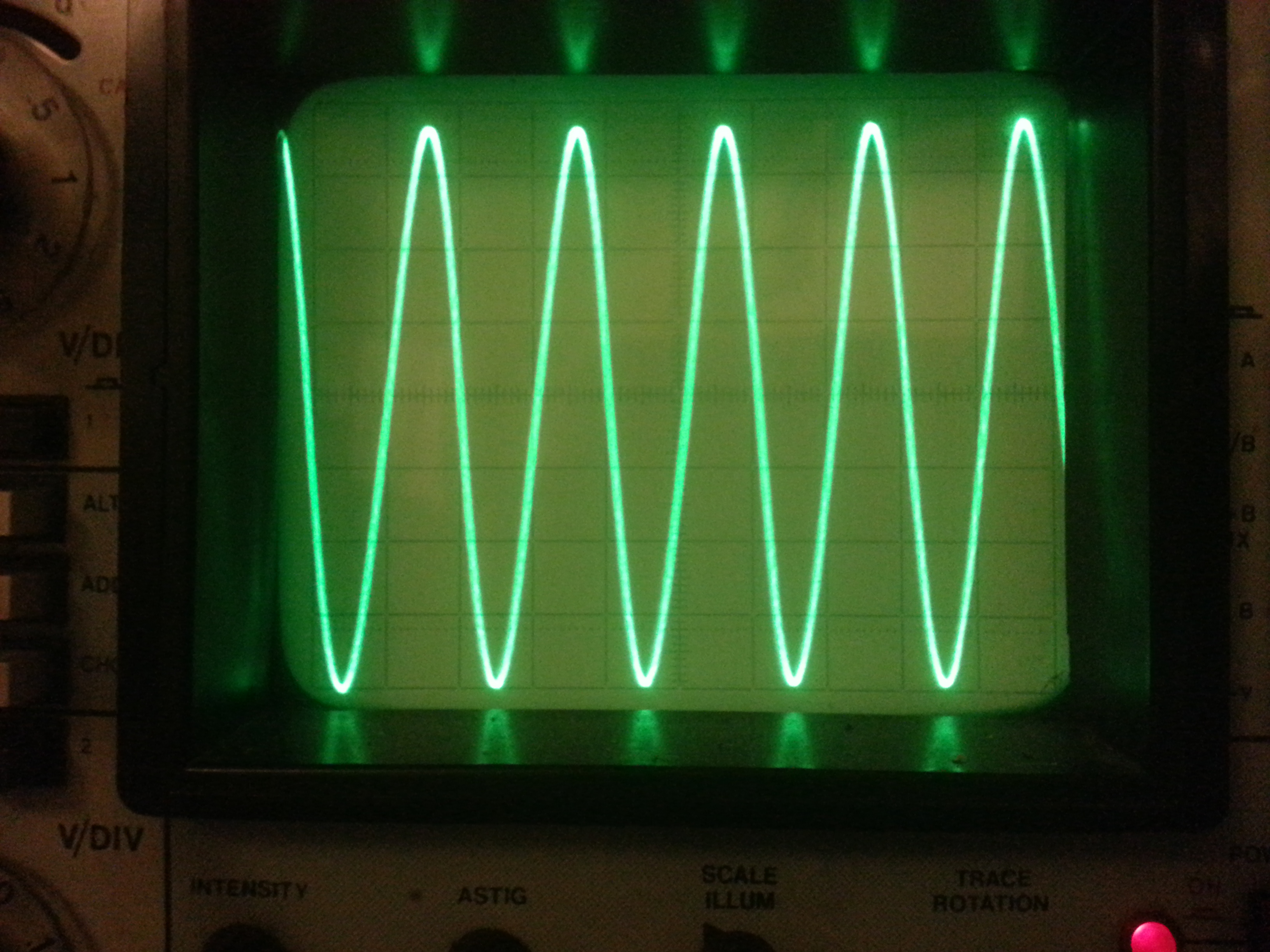 [Rozwiązano] Generator / wobulator K937 - usterka wzmacniacza Y?