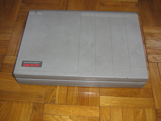 Jak uruchomić stary laptop 386 SX 20 MHz? Zasilanie i napięcia?