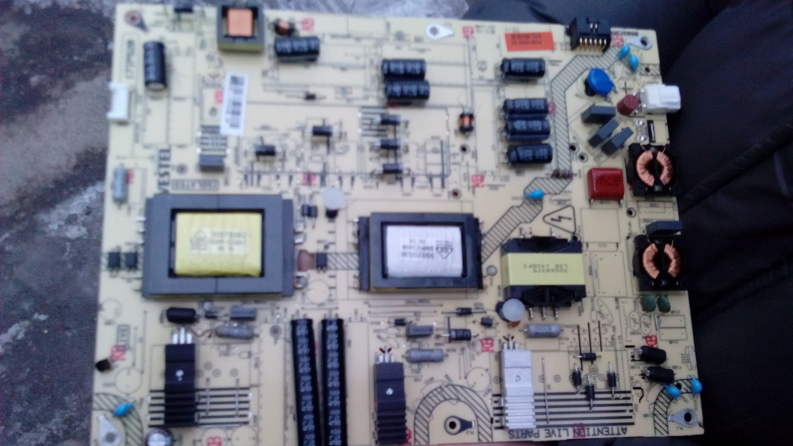 LED funai 40fdi7514/10 - zidentyfikować układ U300