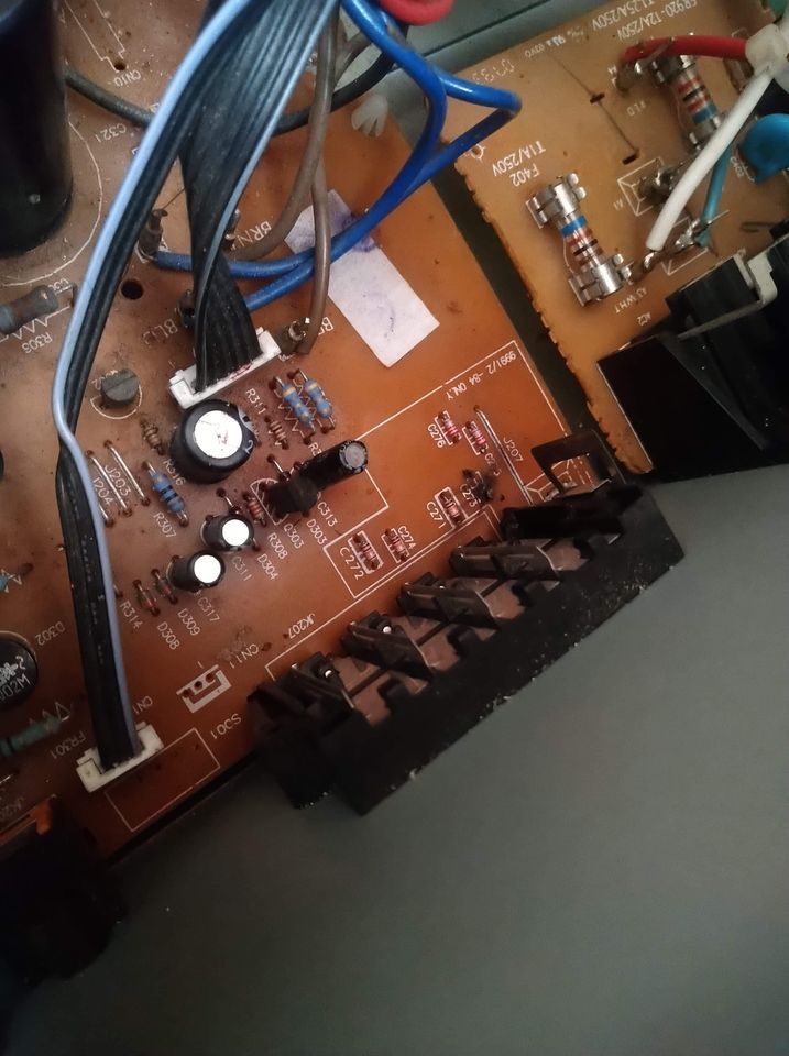 [Rozwiązano] Uszkodzenie końcówki mocy w amplitunerze Philips FR 920E ...