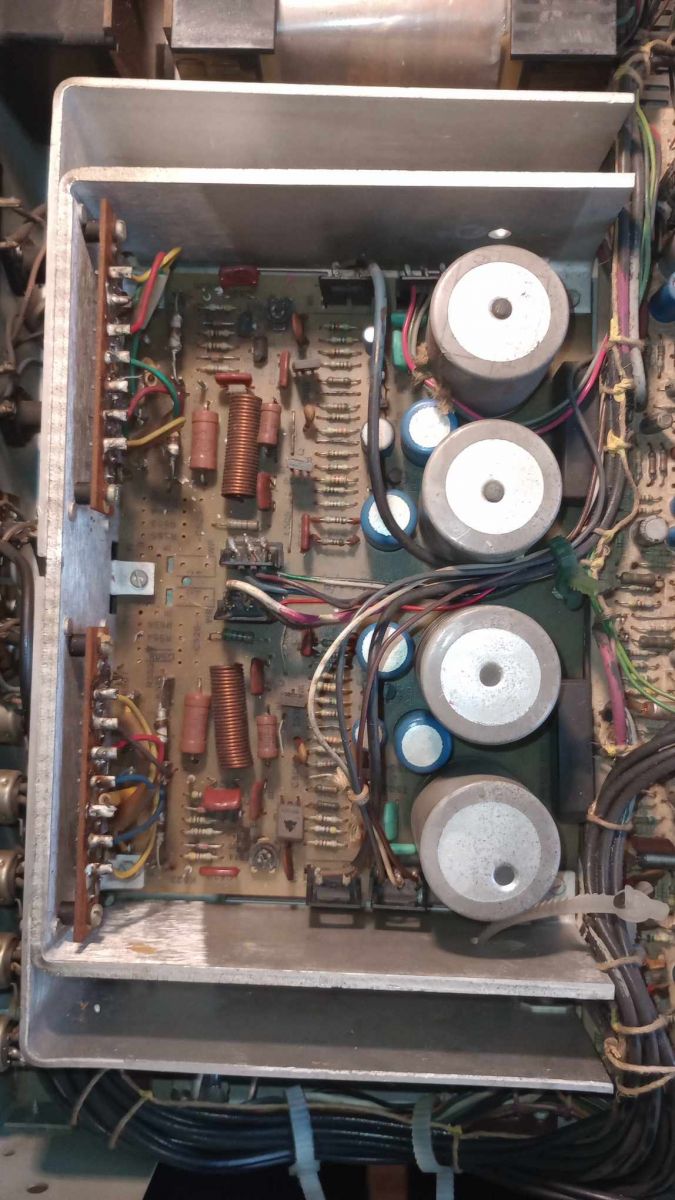 [Rozwiązano] Wzmacniacz UNITRA ws303 HiFi, jedna strona gra ...