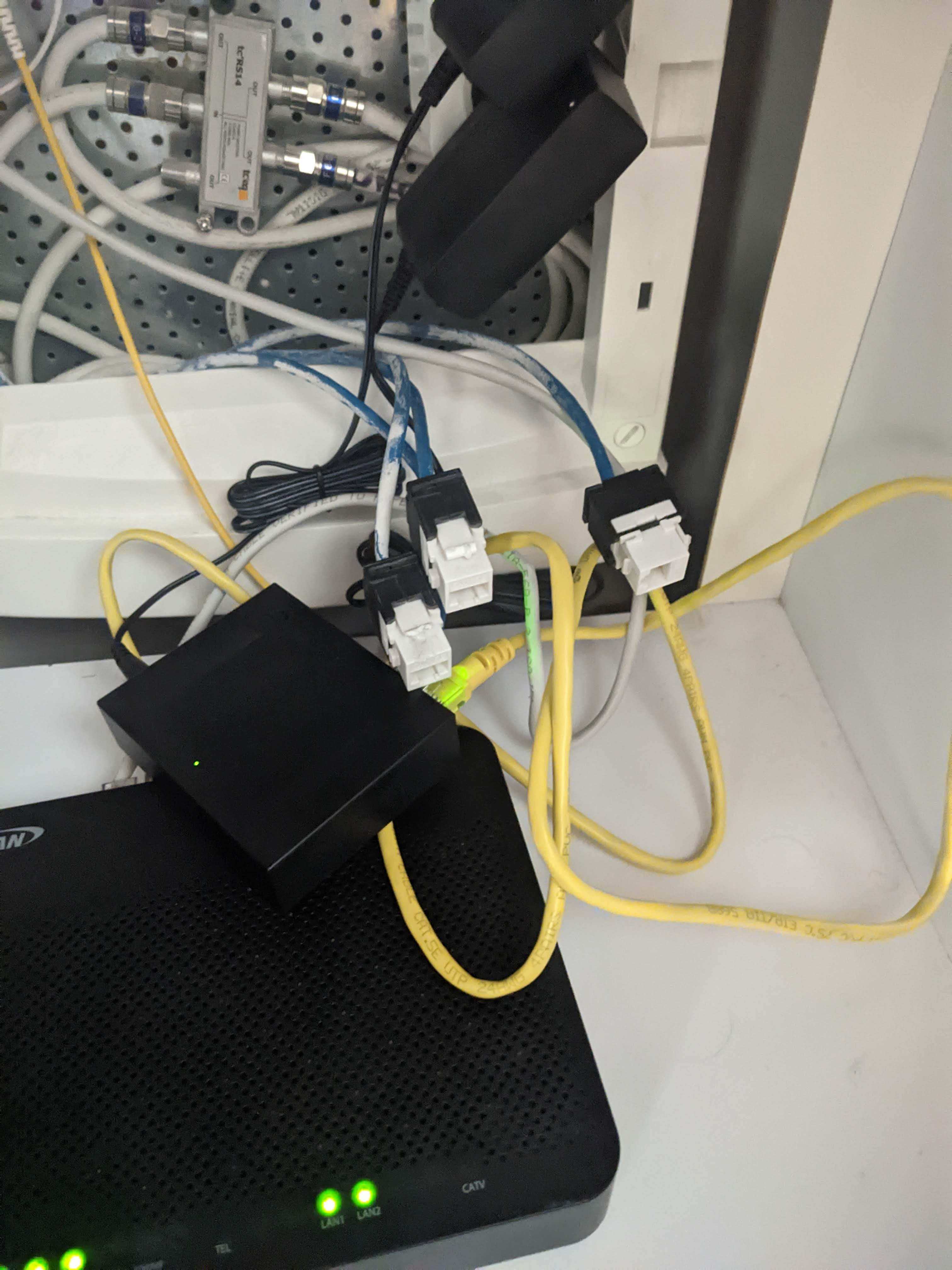 Gniazdka rj45 w pokojch - jak skonfiguriwać dostęp po kablu