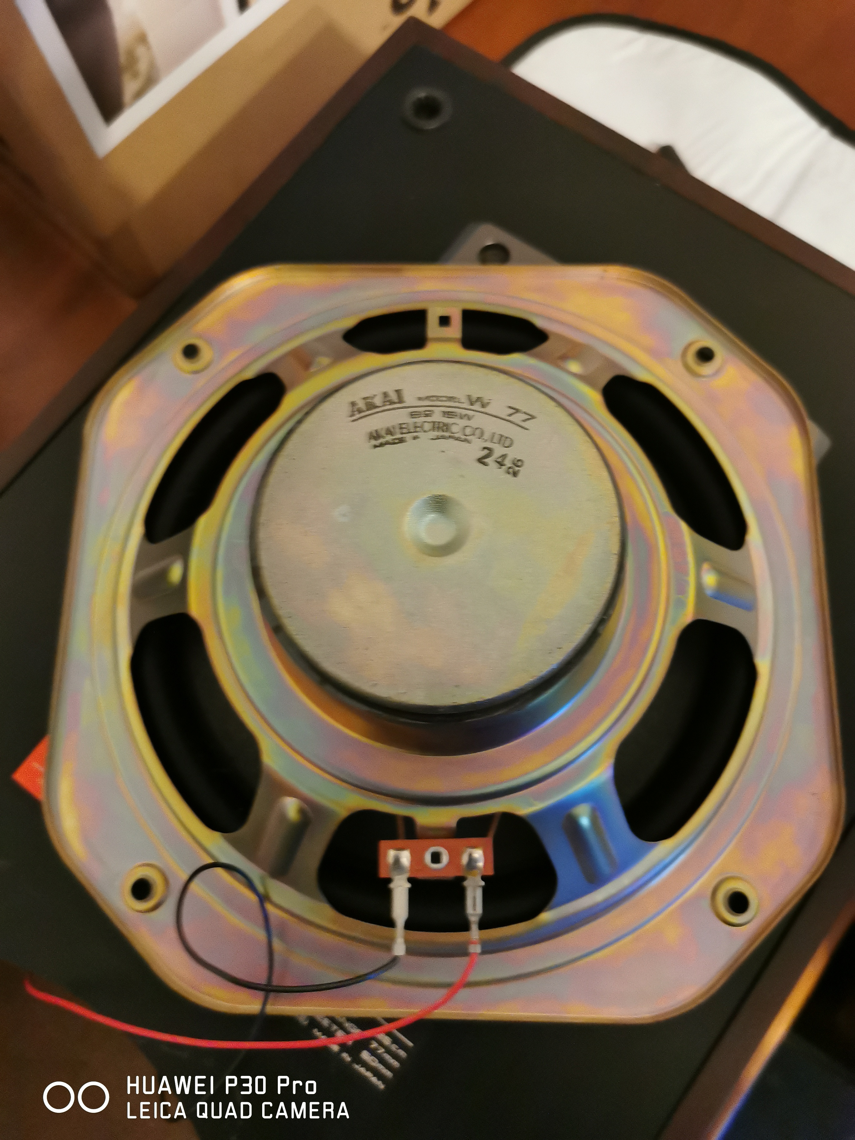 Jak naprawić cichy woofer w kolumnach AKAI SW-T77?