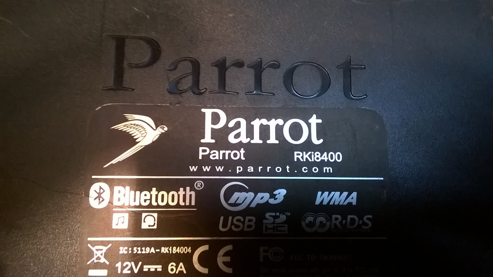 Schemat złącza ISO do radia Parrot RKI 8400 - poszukiwany opis pinów