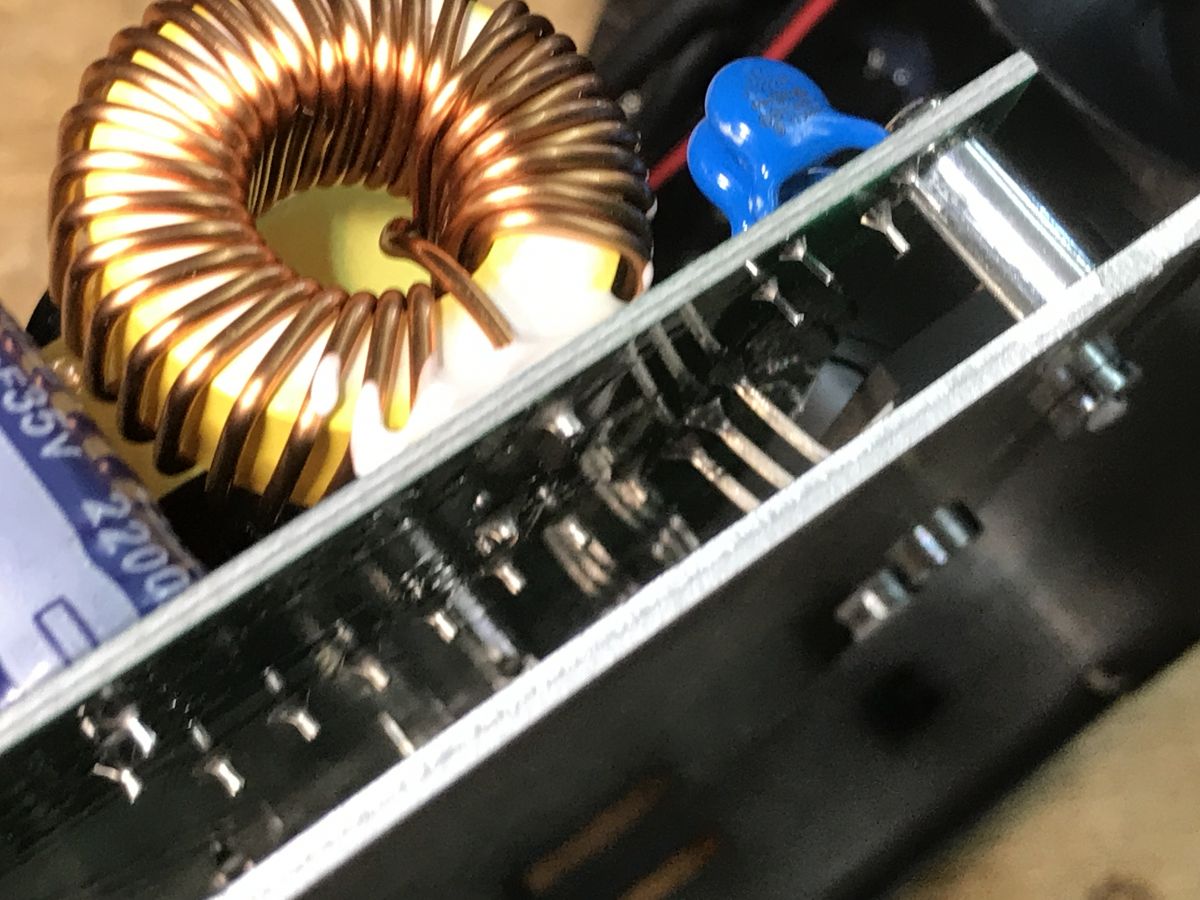 Zasilacz laboratoryjny Xtreme X3010 30V 10A z ograniczeniem prądowym