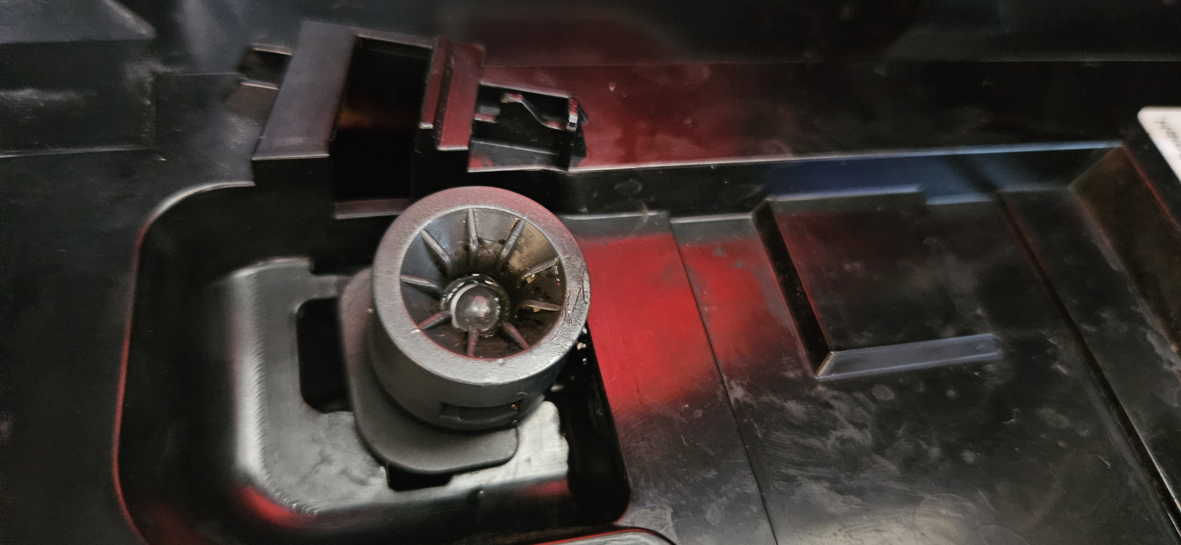 Siemens EQ.500 TP503R09 - kawa i woda ciekną po ściance zamiast z dysz