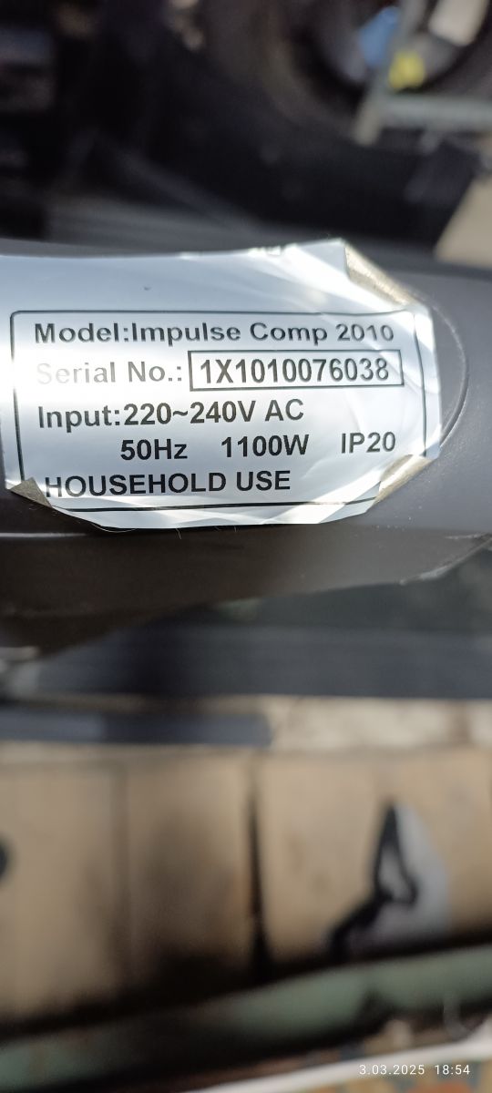 Gdzie znaleźć wyświetlacz do bieżni Impulse Comp 2010? Brak oznaczeń na części