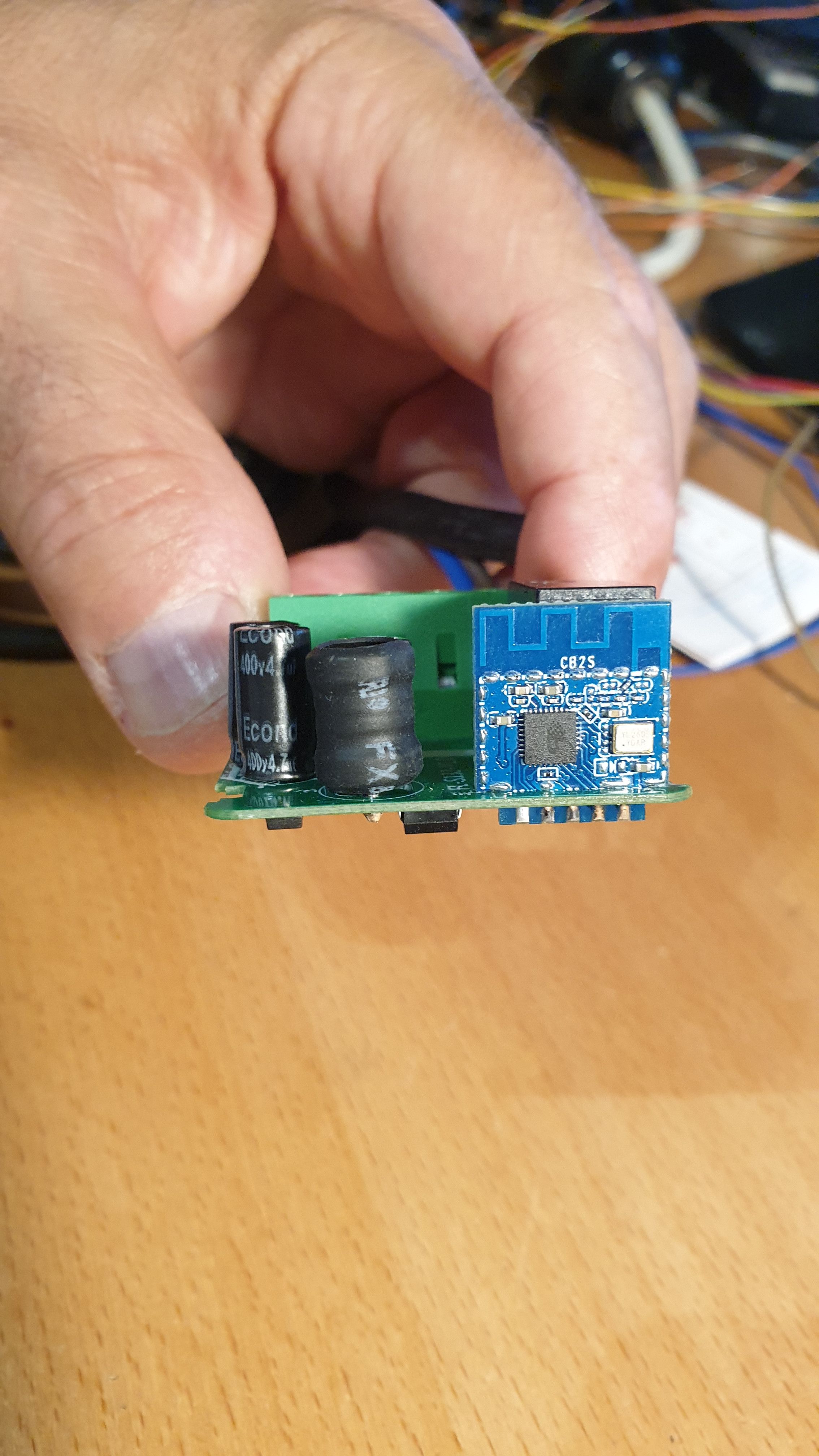 Understanding the Aubess FS-02HW Mini Smart Switch: A Detailed Look at Chip CB2S BL2028N