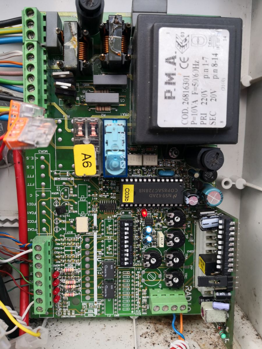 Gdzie znaleźć szczegółową instrukcję do centrali Nice Pluto 4000?