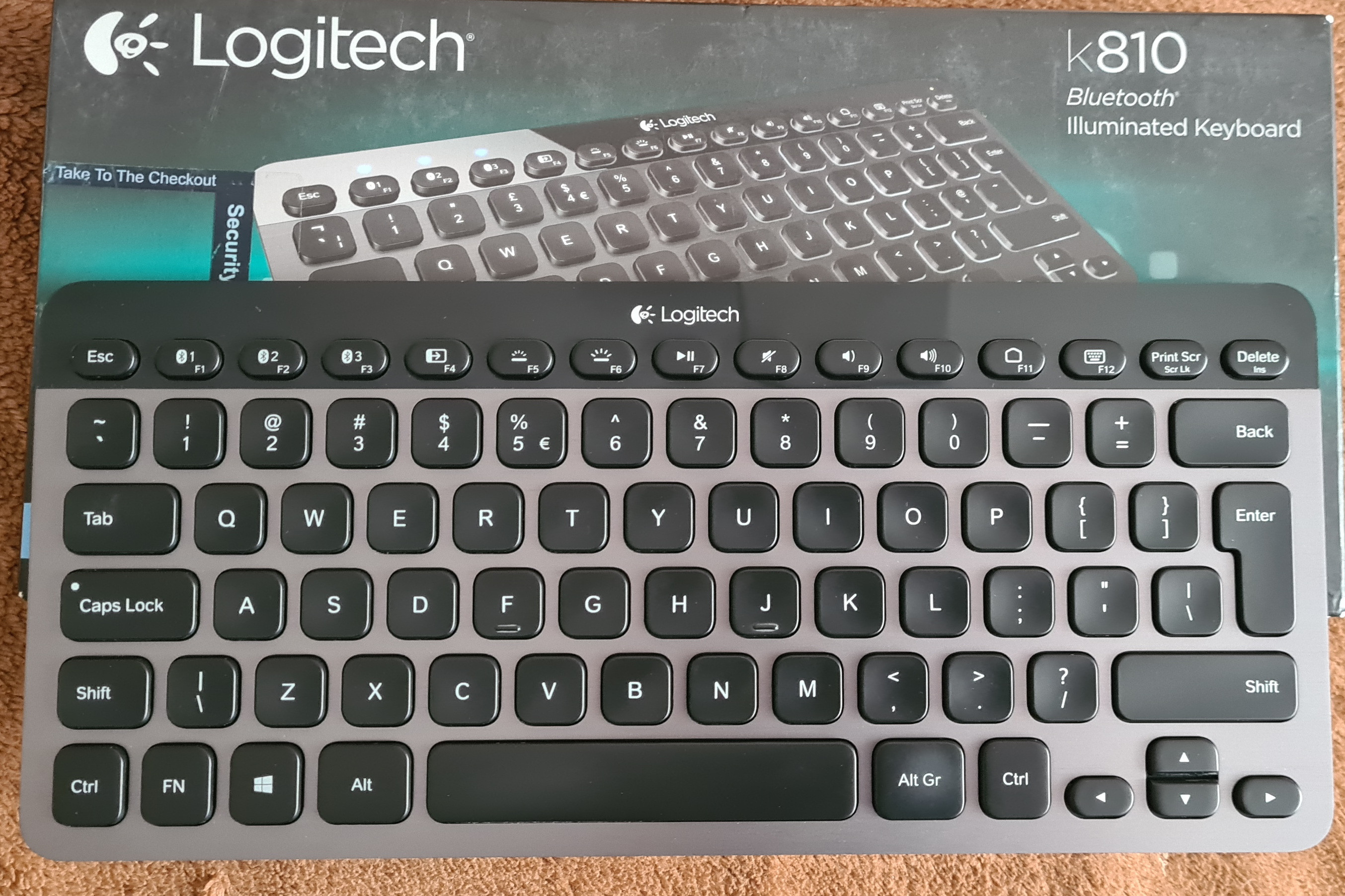 [Sprzedam] Klawiatura Bluetooth Illuminated Keyboard K810 BOX