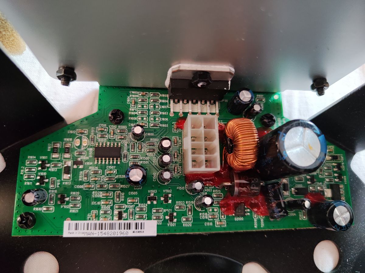 MAN TGX 2017 - Stuki z subwoofera Sonavox IM-SW1012: przyczyny i ...