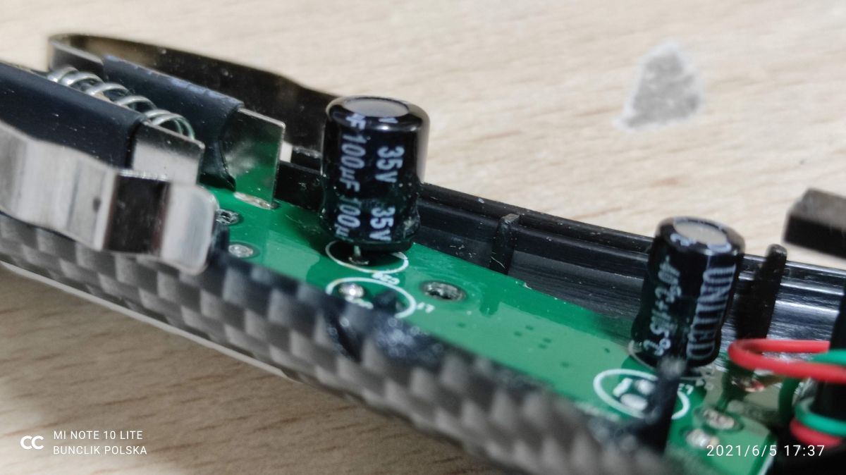 SoundRacer V8 FM transmitter - identyfikacja i zamiennik spalonego ...