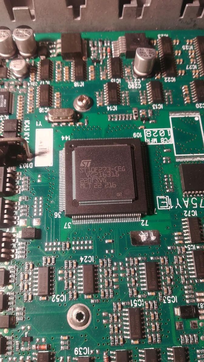 [Kupię] Kupię układ ST10F273-CEG w obudowie PQFP144