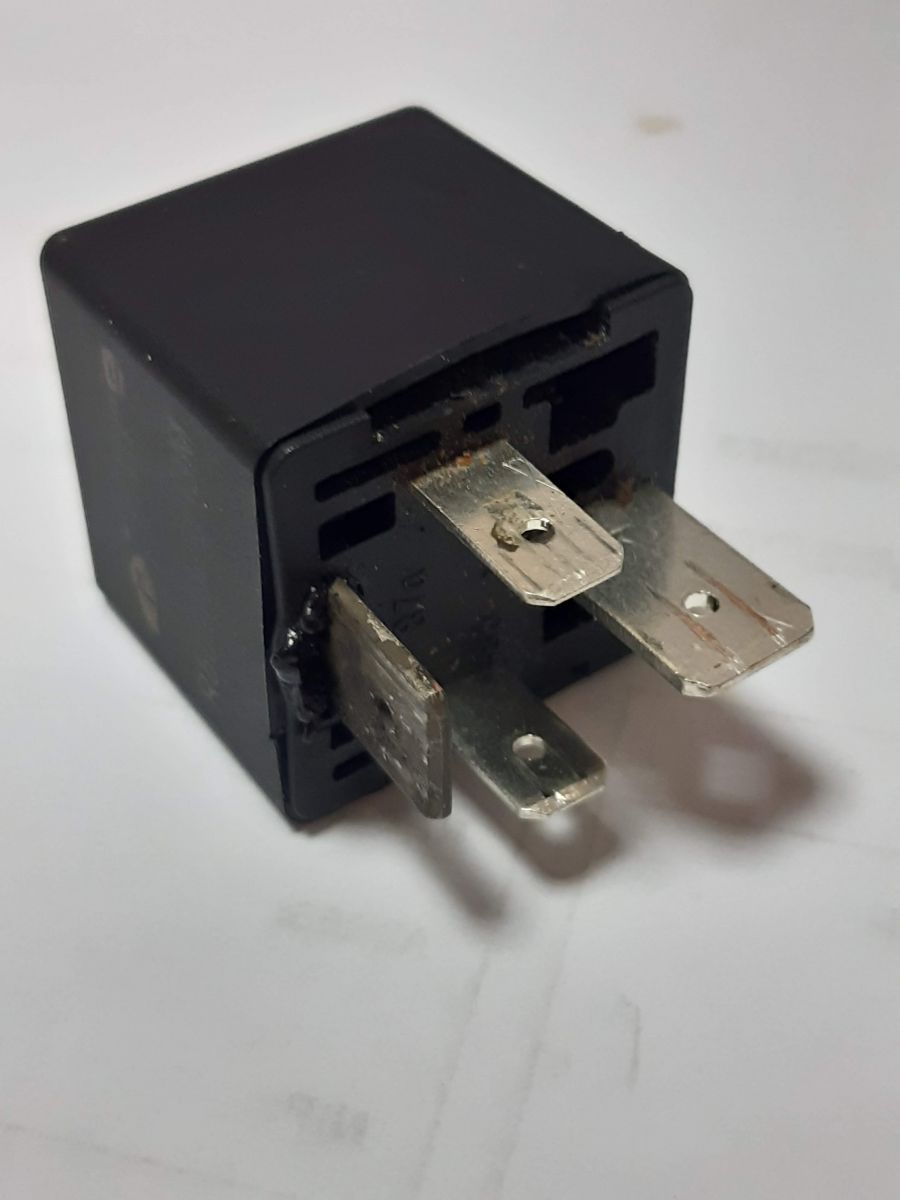 Szukam przekaźnika FITRE r502/024h3m lub zamiennika.