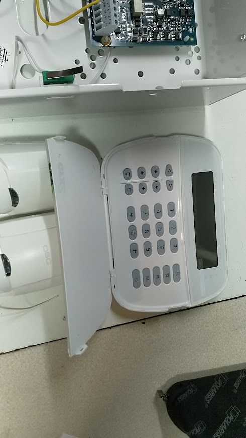 [Sprzedam] Zestaw DSC HS2064 + klawiatura czujki i obudowa