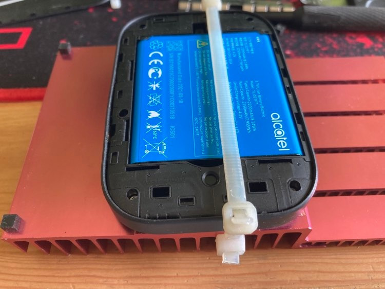 Przegrzewanie i resetowanie, rozłączanie się routera Alcatel Link Zone ...