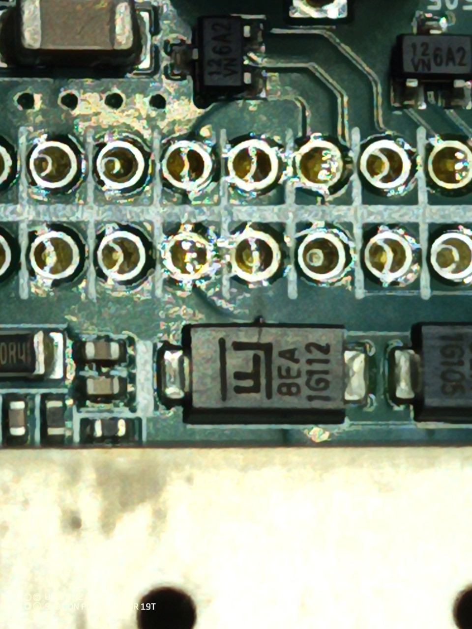 Identyfikacja diod BZA1G105 i BEA1G112 z modułu eCall 5WA 035 282 ...