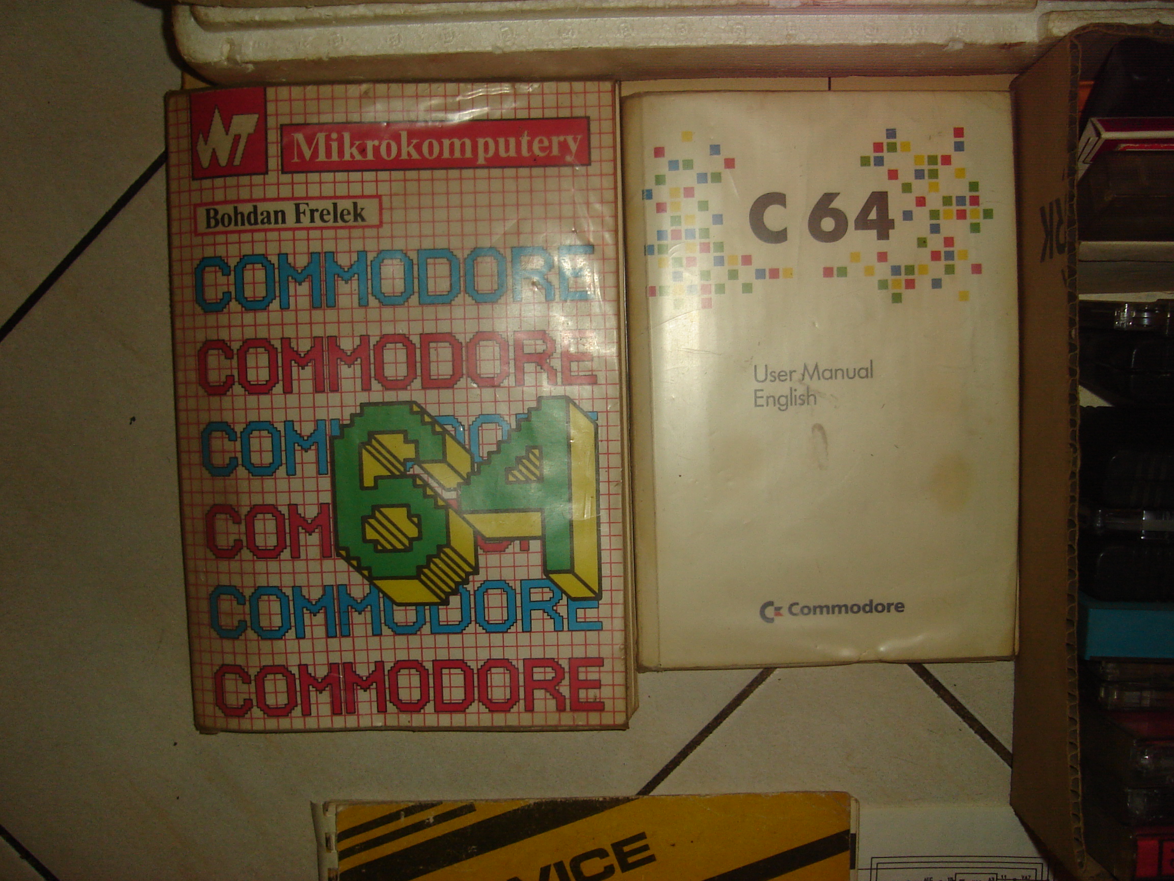 [Sprzedam] Commodore 64 - magnetofony, kasety, literatura