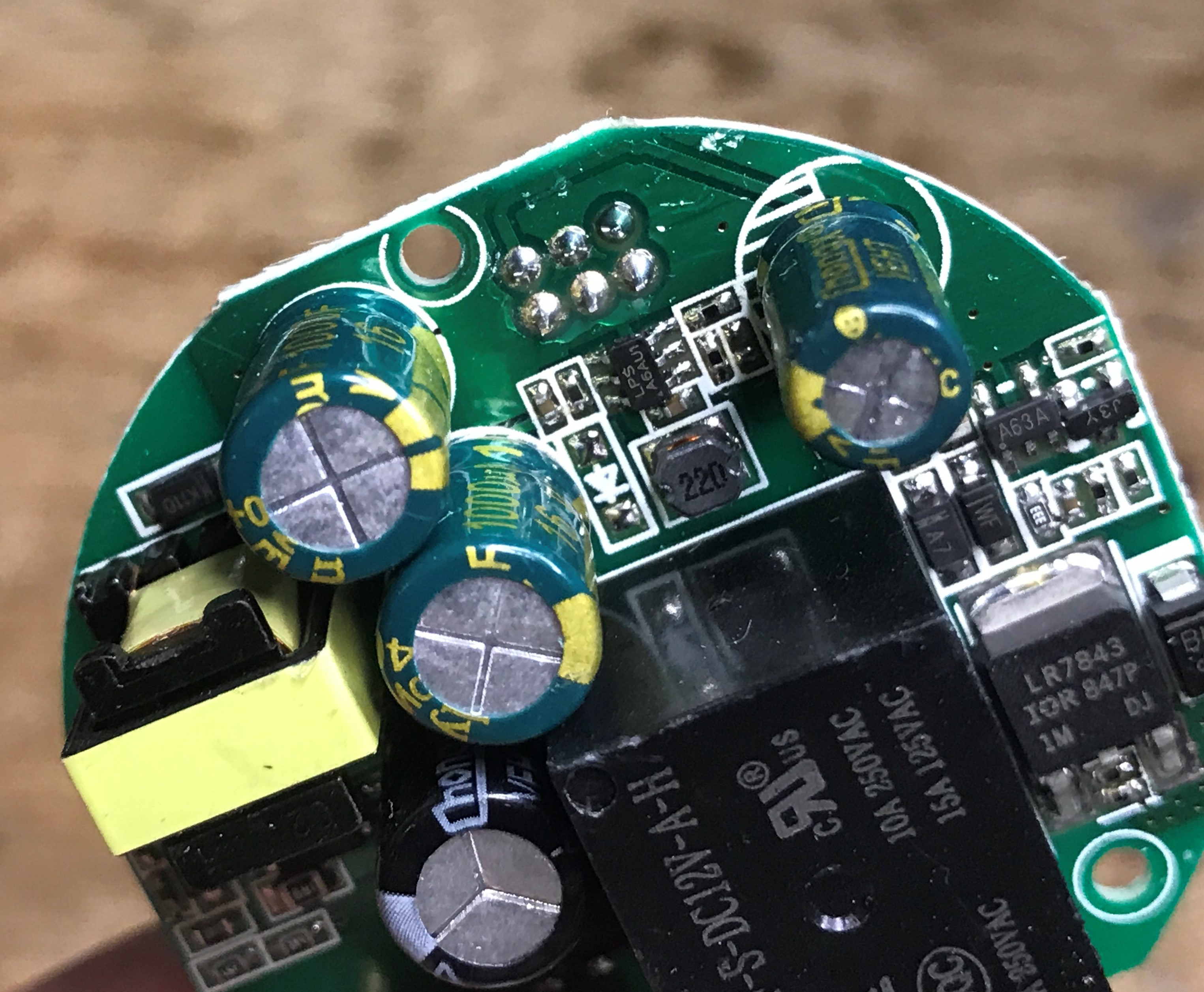 [ESP8285] Włącznik światła WiFi LED master z ukrytą (i darmową ...