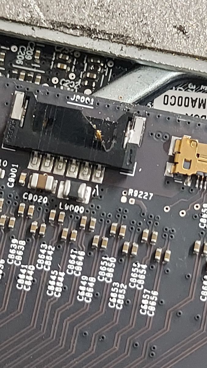 [Rozwiązano] iMac 27 - Poszukiwane złącze J9001: Gdzie kupić?