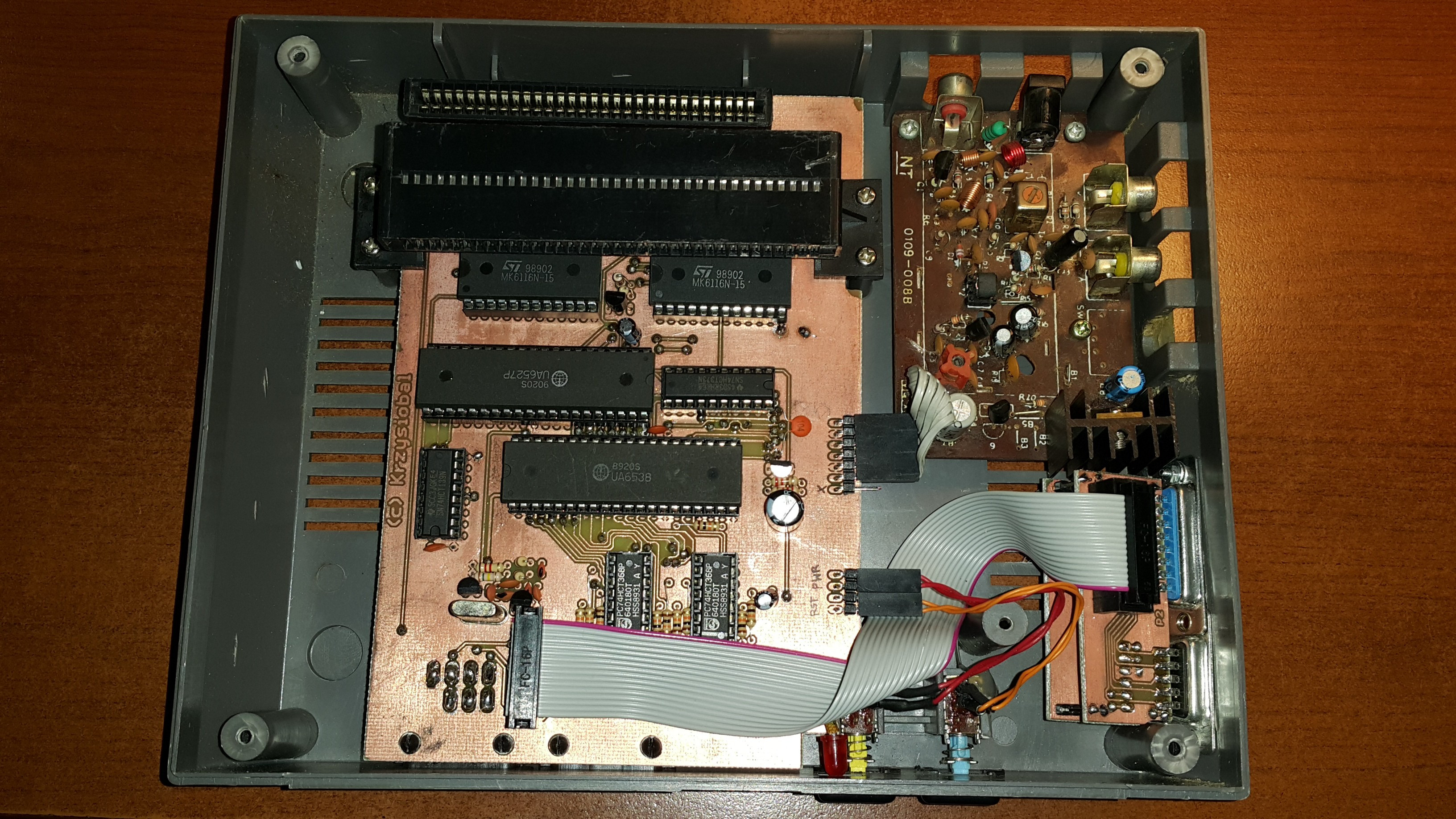 Restoring interesting mini NES clone (DY-636N) - nesdev.org