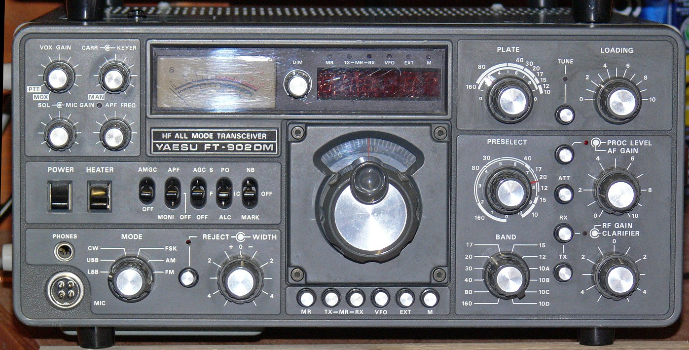 Wybór między YAESU FT-102 a YAESU 902 DM - który model lepszy?