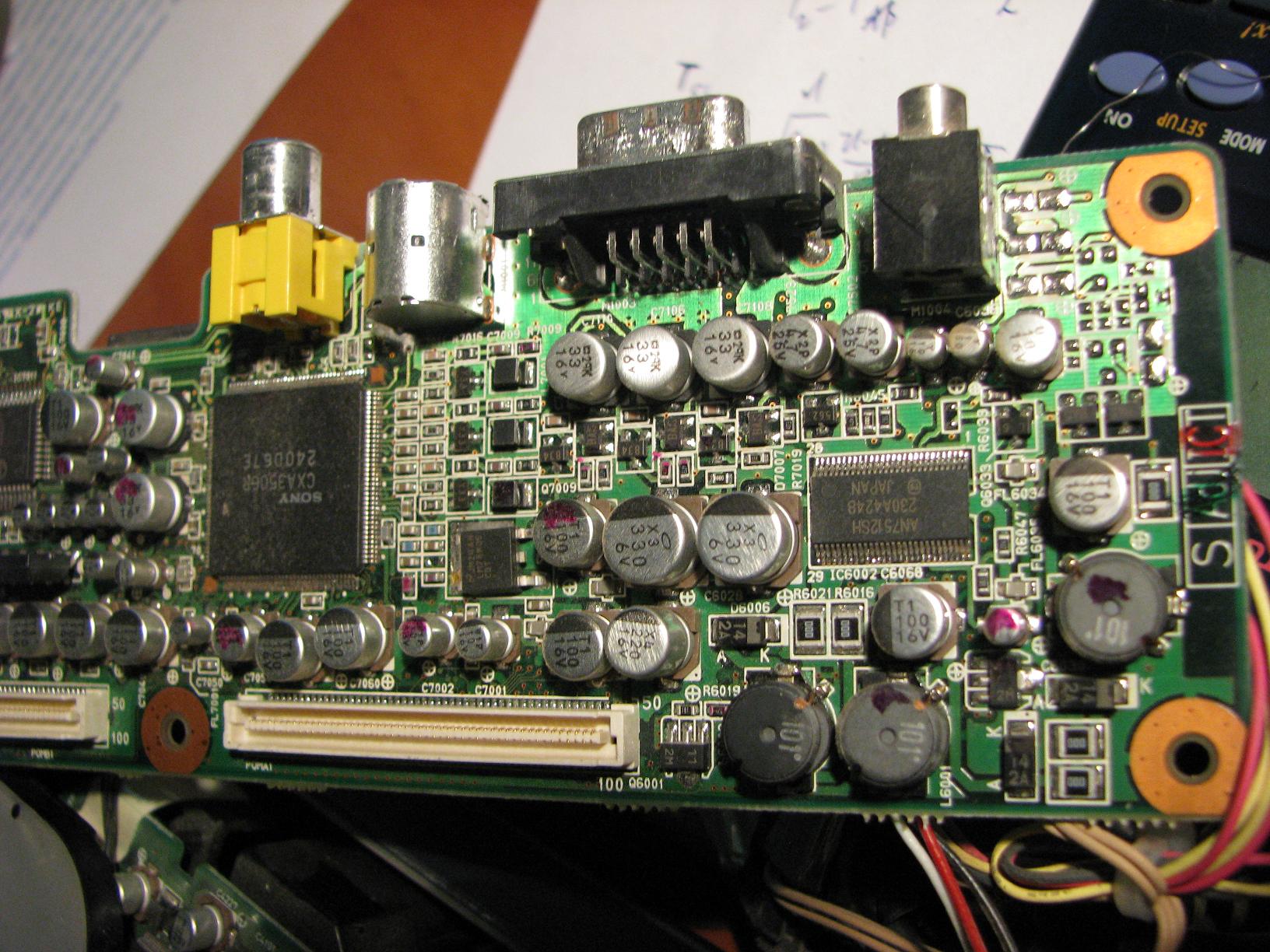 Jak uruchomić projektor Infocus LP340 bez lampy i zasilacza? - 47