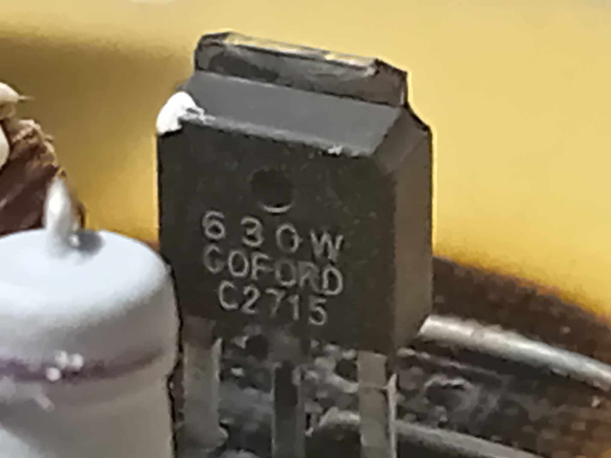 [Rozwiązano] Szukam zamiennika spalonego elementu w 630W GOFORD C2715