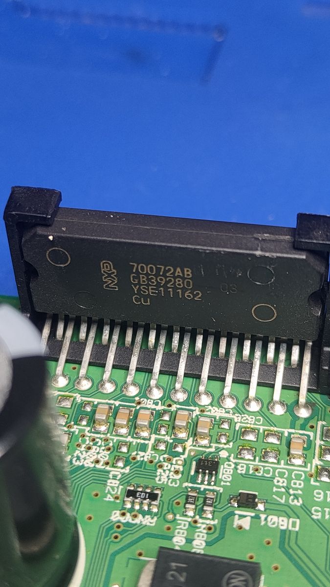 Zamienniki układów dla radia Ford Mk - poszukiwanie alternatyw